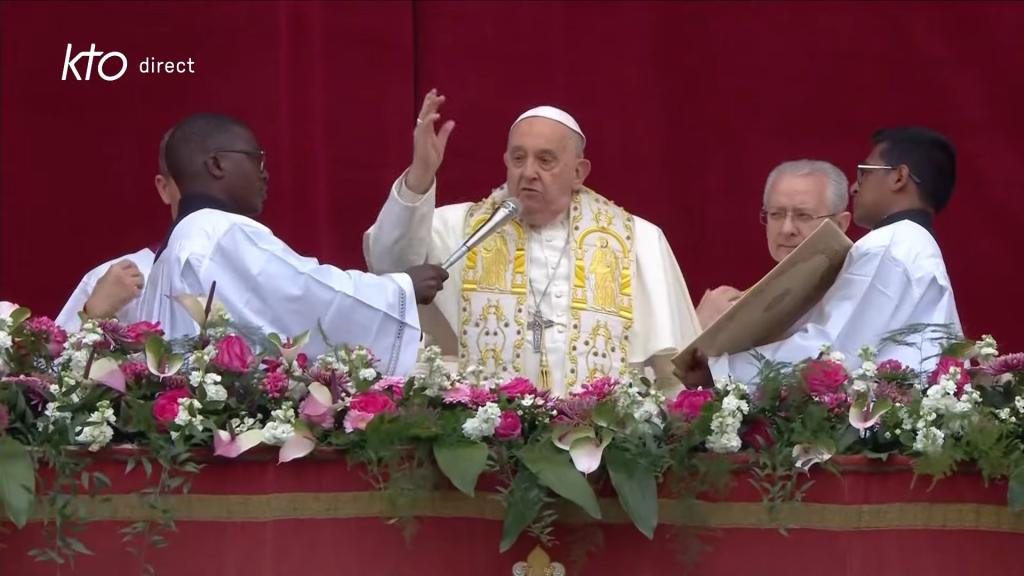 « Bonnes Pâques à chacun ! » : la bénédiction Urbi et Orbi du Pape — KTOTV « Bonnes Pâques à chacun ! » : la bénédiction Urbi et Orbi du Pape — KTOTV